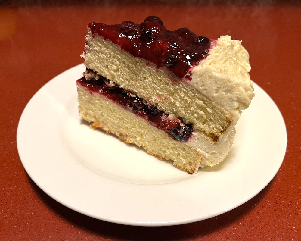 vanilla cake with berries – michelle picker cooks